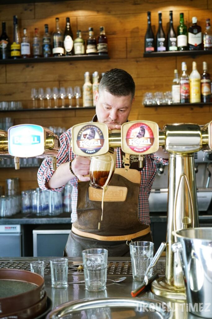 無濾過コゼルダークからタンクビールまで堪能！コゼル直営レストラン「コズロフナ」で楽しすぎる食事を | URQUELL TiMEZ（ウルケルタイムズ）